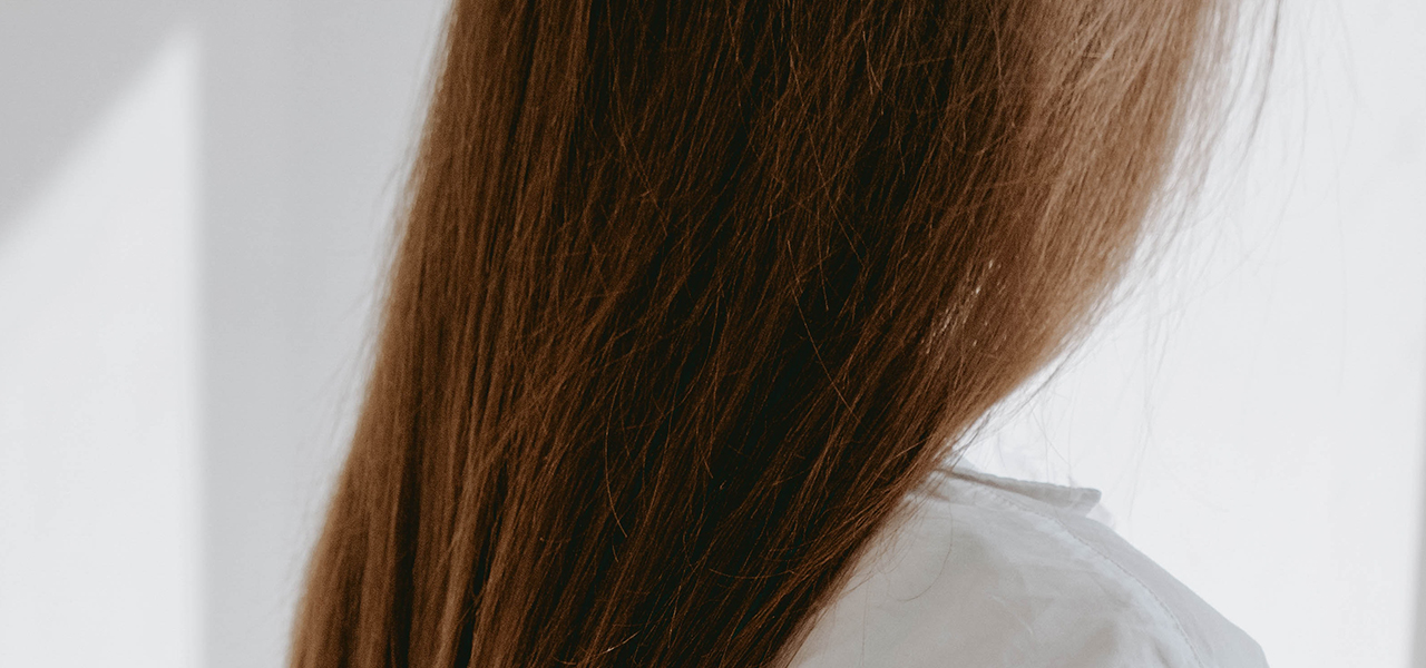 False - Deze 5 dingen heeft iedereen verkeerd over roos in je haar